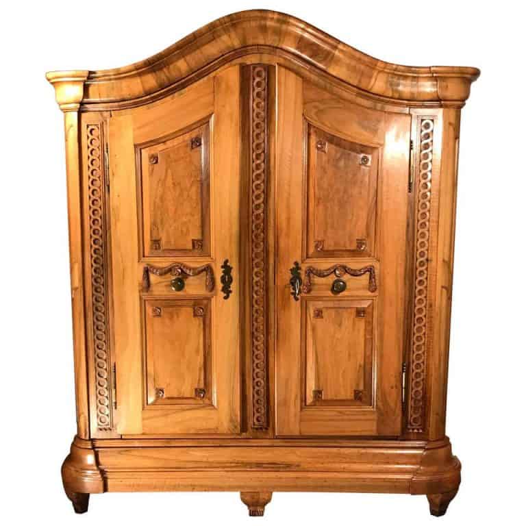 The Styylish Buying Guide for Baroque Furniture - Styylish