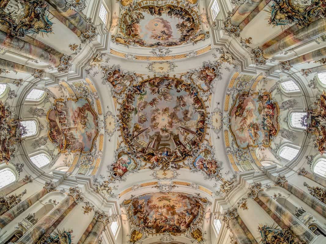 The Birth of Extravagance: The Baroque Style in Focus - Styylish