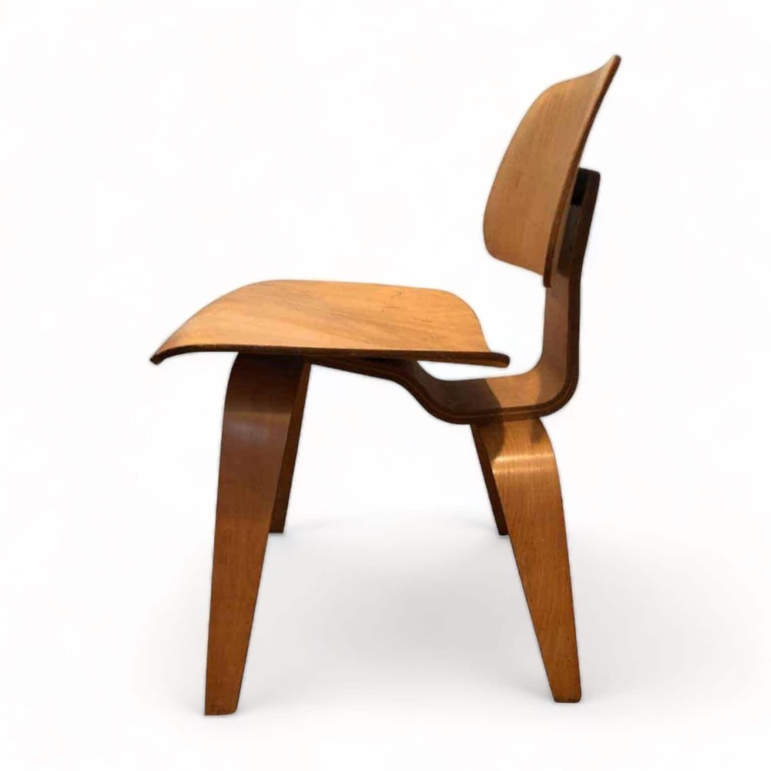 Eames LCW Chair, USA ca. 1960 plywood- styylish