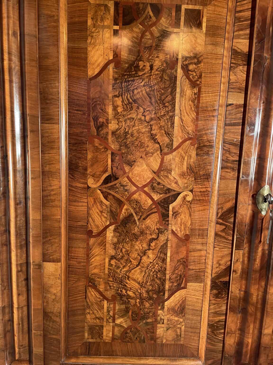 18th century Baroque Armoire, Zurich (Switzerland) 1750 - Styylish