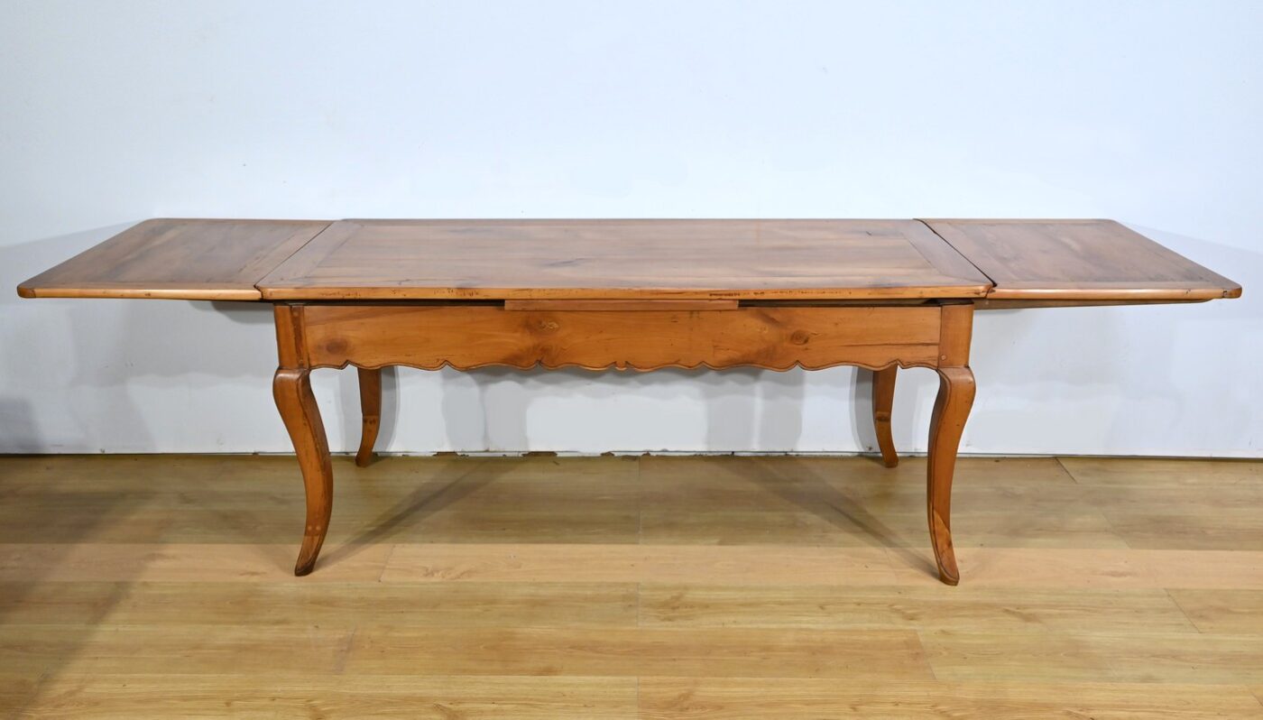 Extendable Farmhouse Table - Vintage Furniture for Sale - Styylish